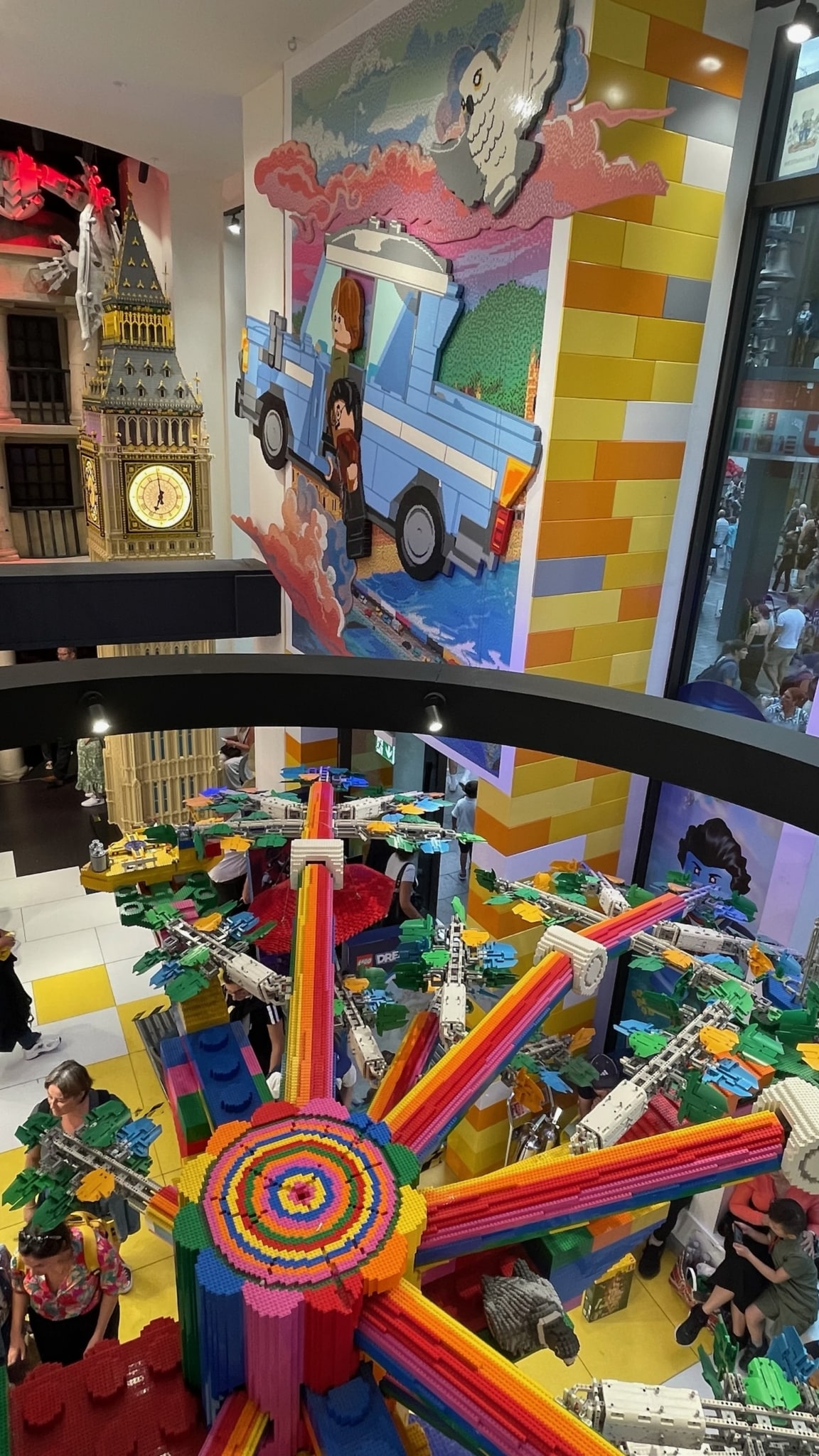 LEGO Store Londres : le plus grand magasin de briques au monde